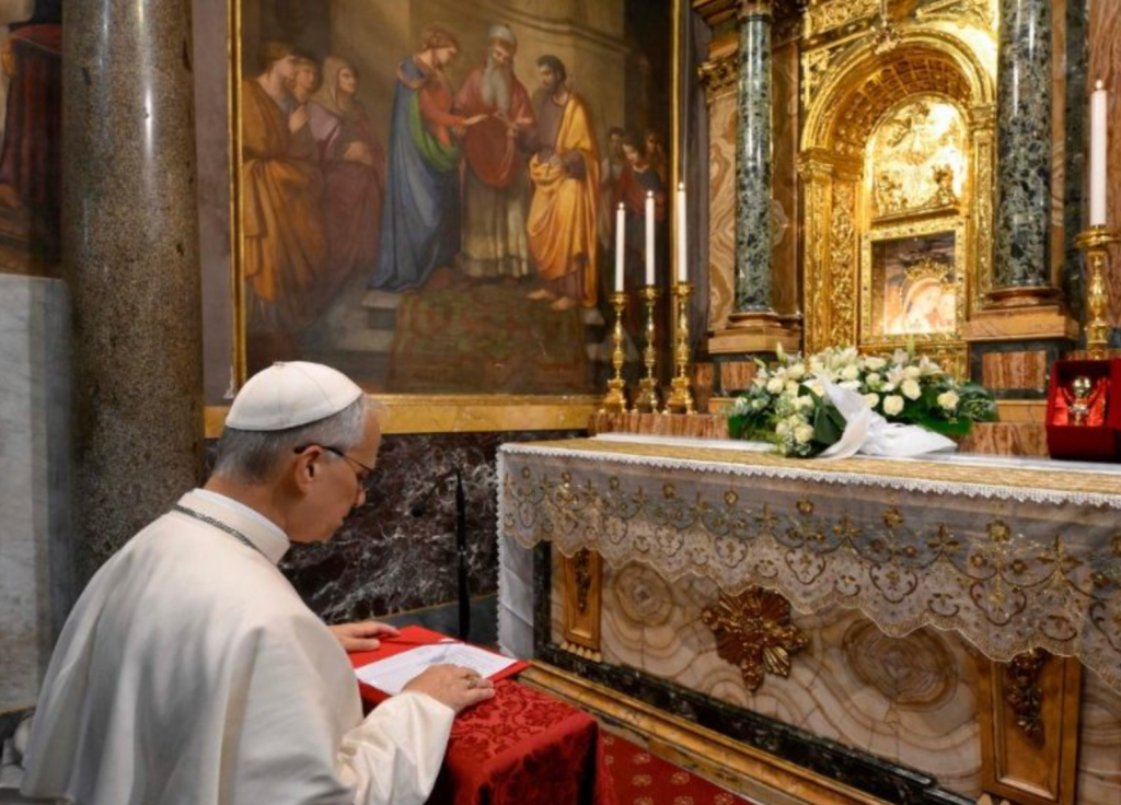 Por qué los Papas y católicos rezan a la Virgen María