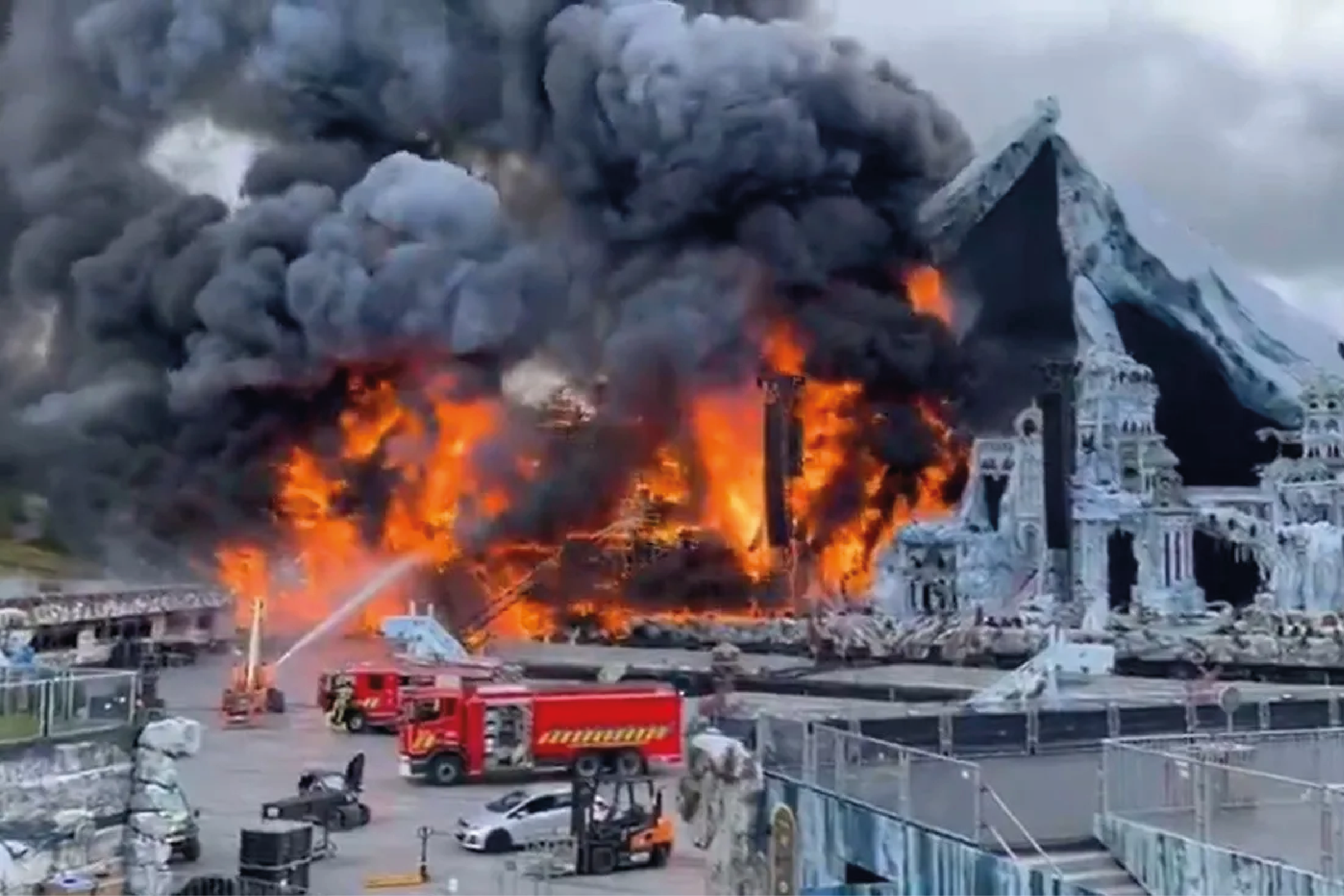 Incendio consume el escenario principal de Tomorrowland a dos días de su inicio - INFOPODER