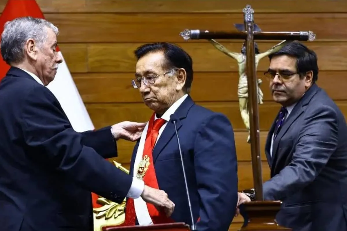 Congreso de Perú designa a José María Balcázar como presidente interino ...